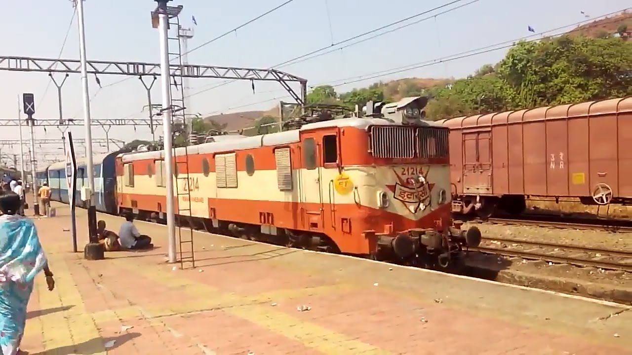 WAM4-6p arrives at Kasara - YouTube