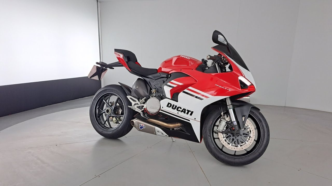 Ducati Panigale V2 955 Evo ( Chiswick Honda ) - YouTube