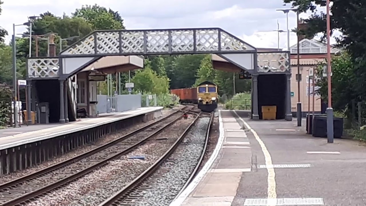 Warminster Railway Station, Wiltshire - YouTube