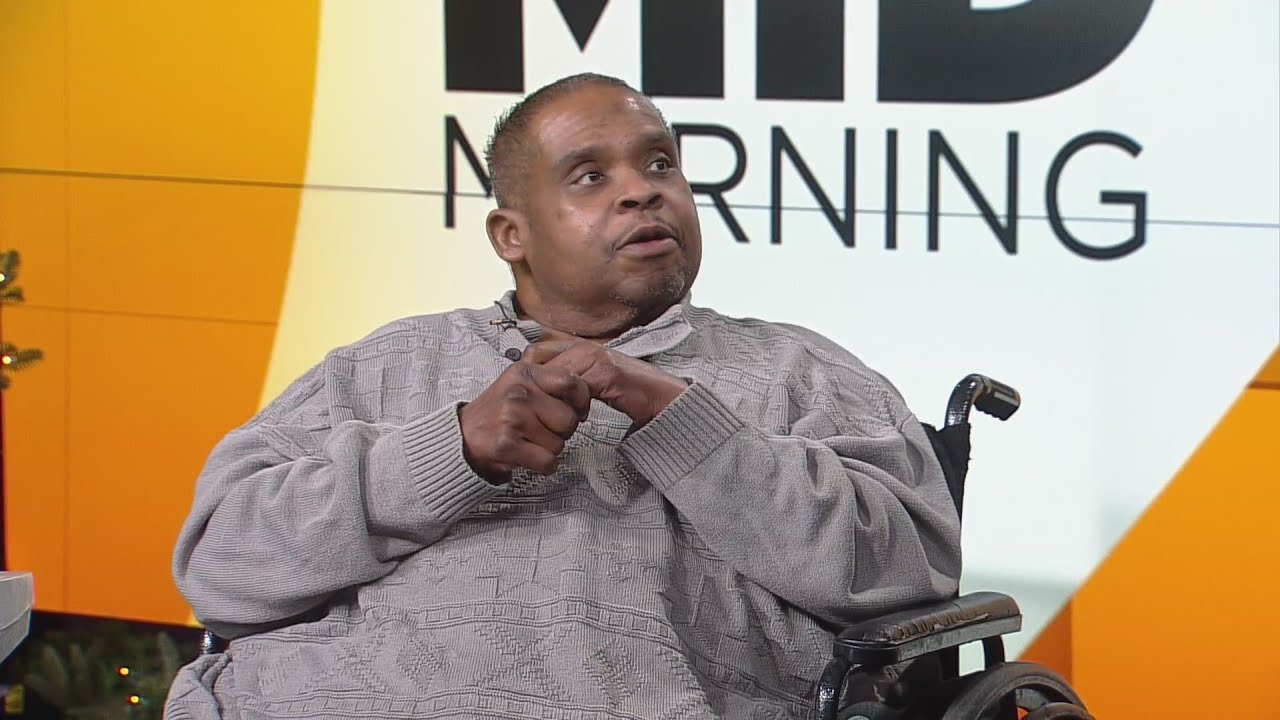 Robert Robinson shares why he loves holiday music - YouTube