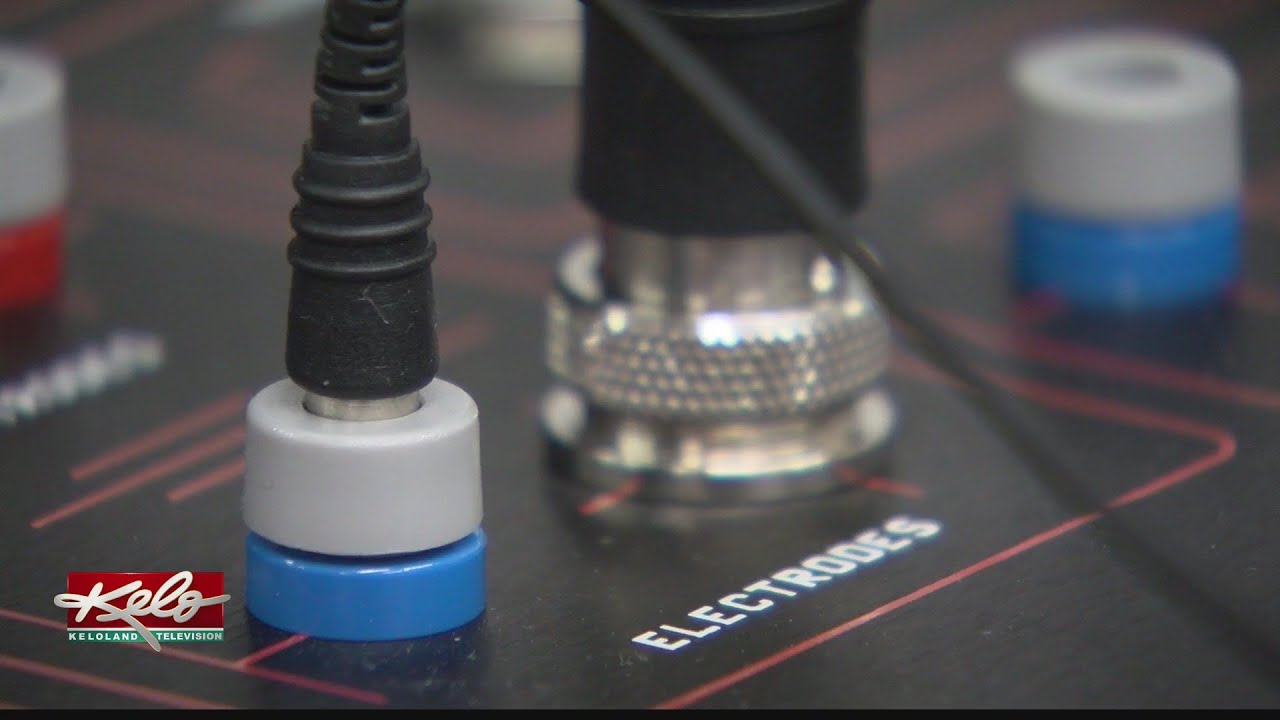 Pain relief with microcurrent therapy - YouTube