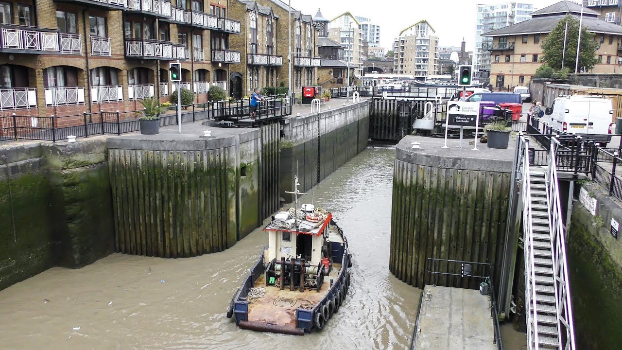 Lifting of a Boat. Working of a River Lock in London. Seen in Limehouse ...