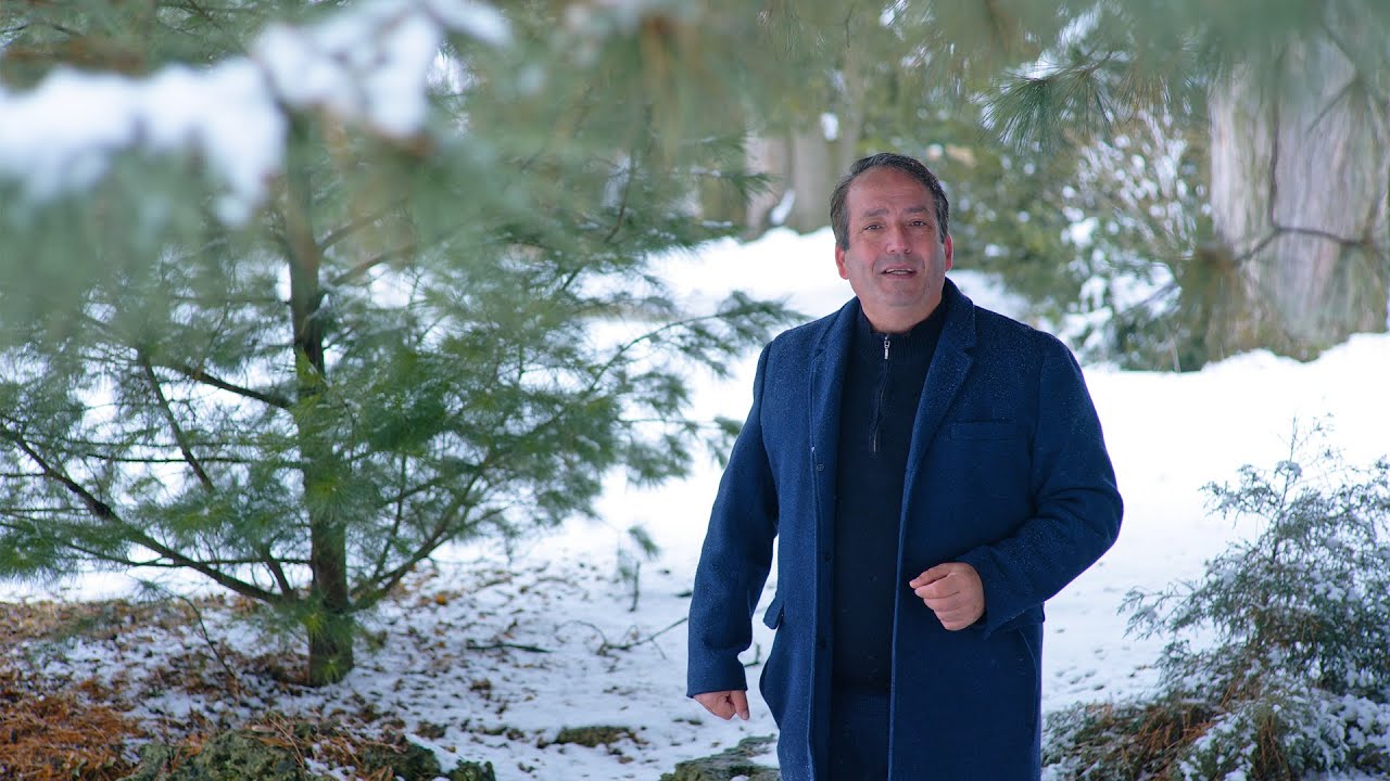 [COLIND] Îngerul le spune - Gabriel Gorcea & Prietenii - YouTube