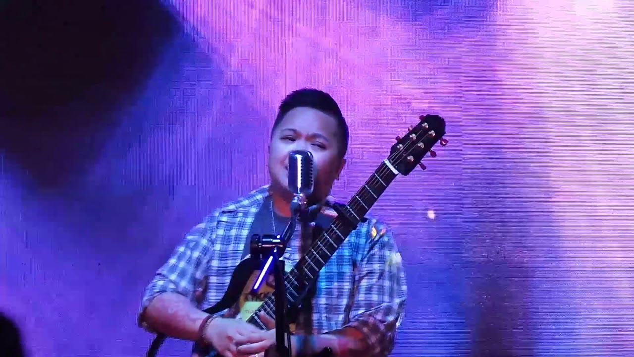 AKALA MO (Ice Seguerra | 2018 Momentum Live MNL) - YouTube