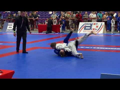 Coach Elizabeth Maple wins BJJ British Open female juveniles semifinal - YouTube
