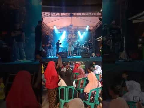 Benci kusangka sayang // voc.evita sari