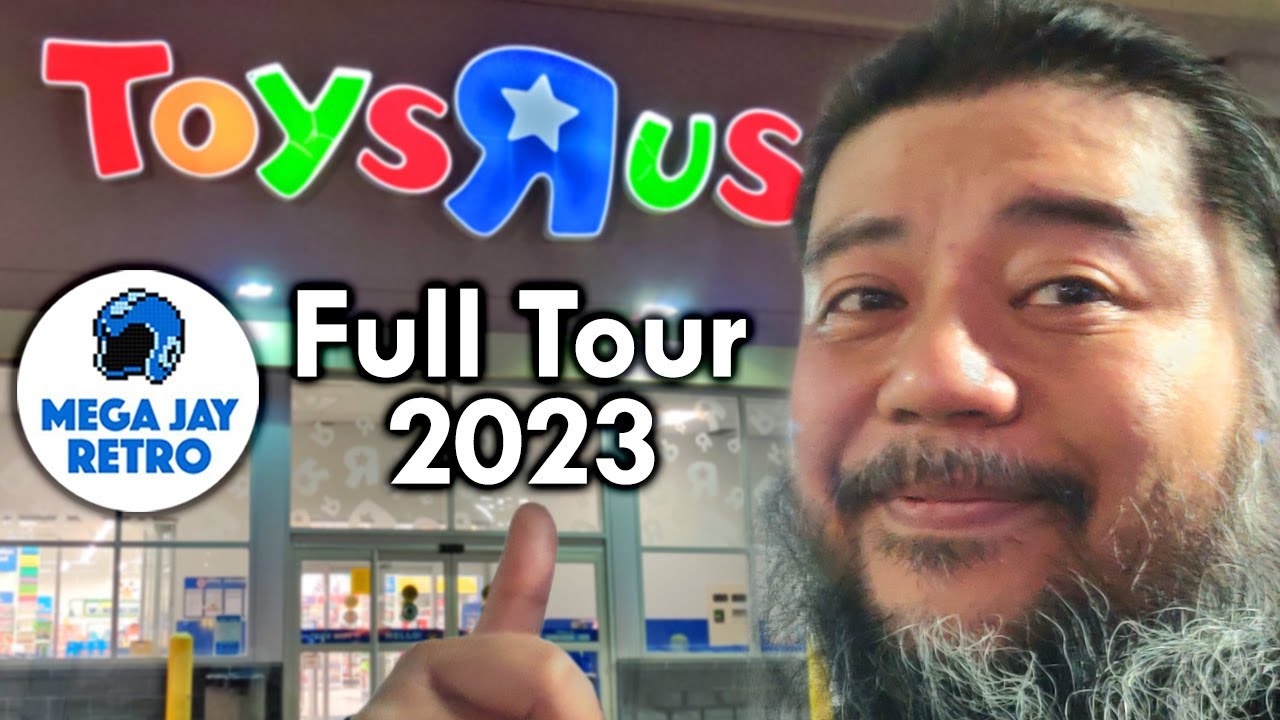 GIANT Toys R Us Open for New Year 2023 - YouTube