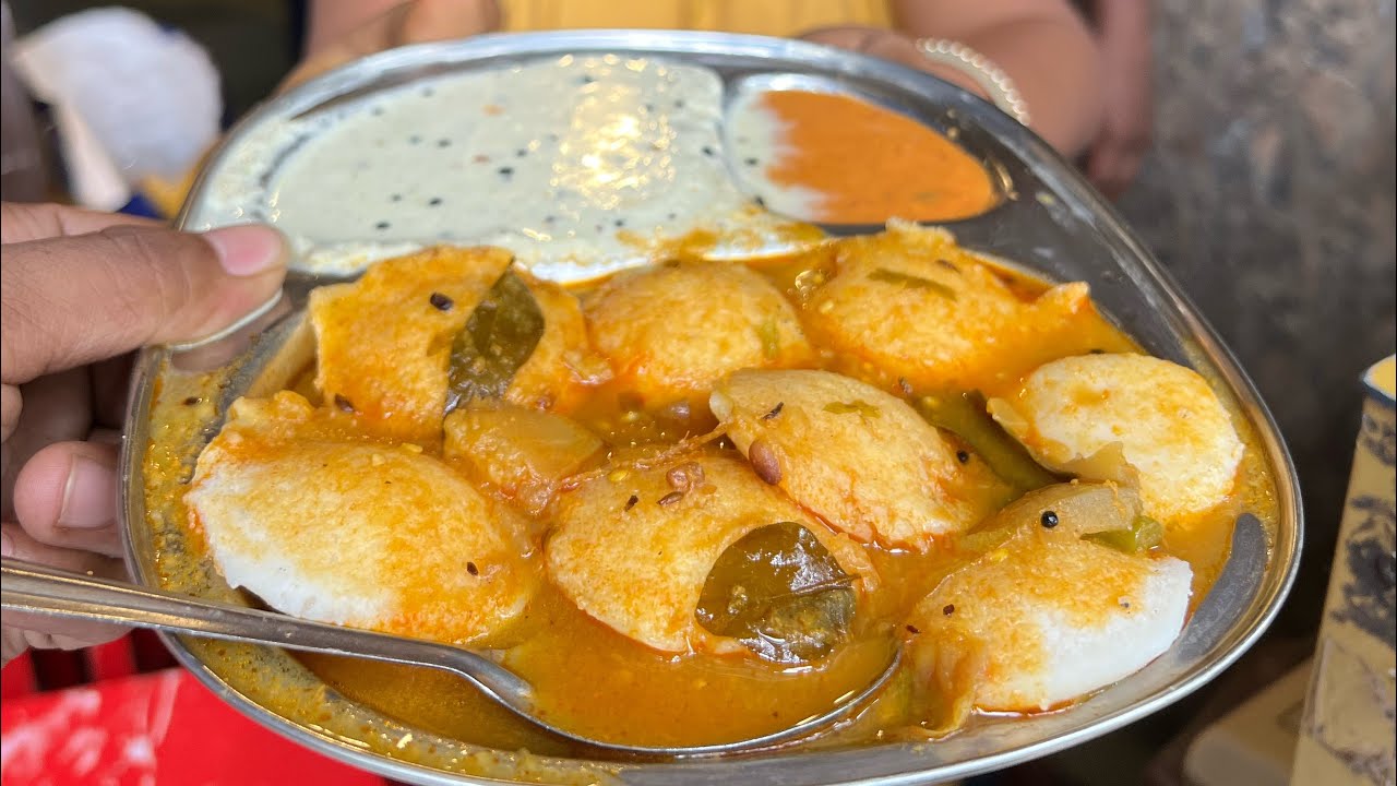 8 Mini Idli in ₹20 in Mumbai | Indian Street Food | Khau Galli - YouTube