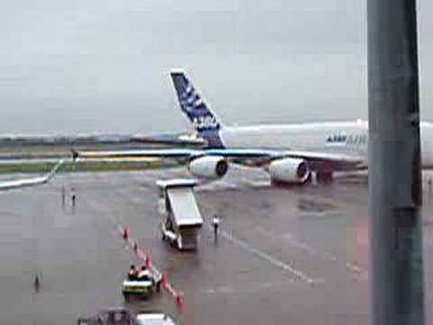 A380 push back at Taoyuan airport Taiwan - YouTube