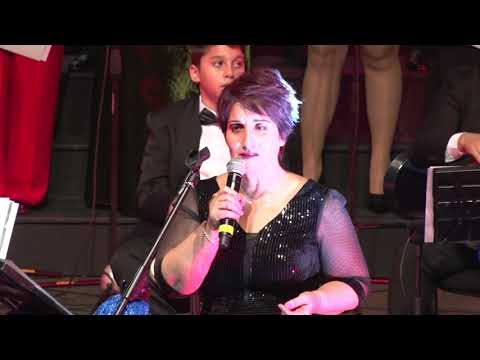 Güller ve dudaklar - Tülay Evcimen