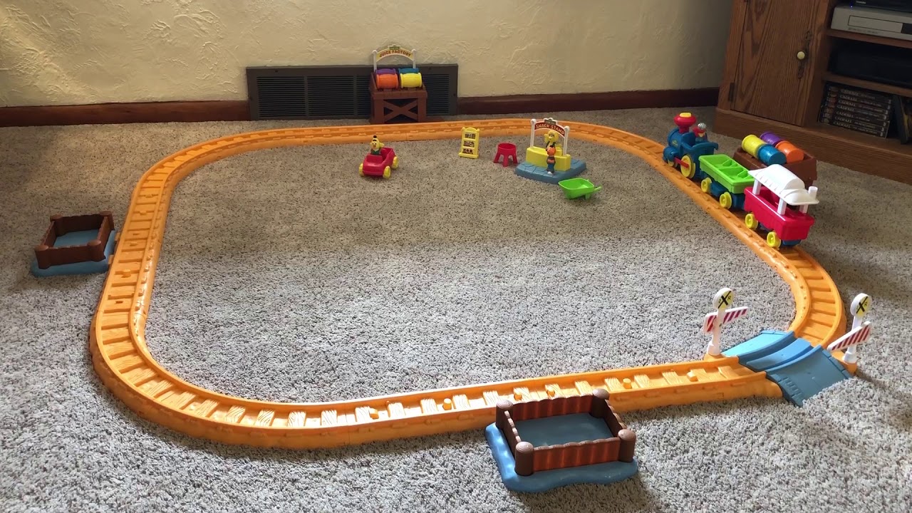 Elmo’s Radio Controlled Railroad with extra track - YouTube
