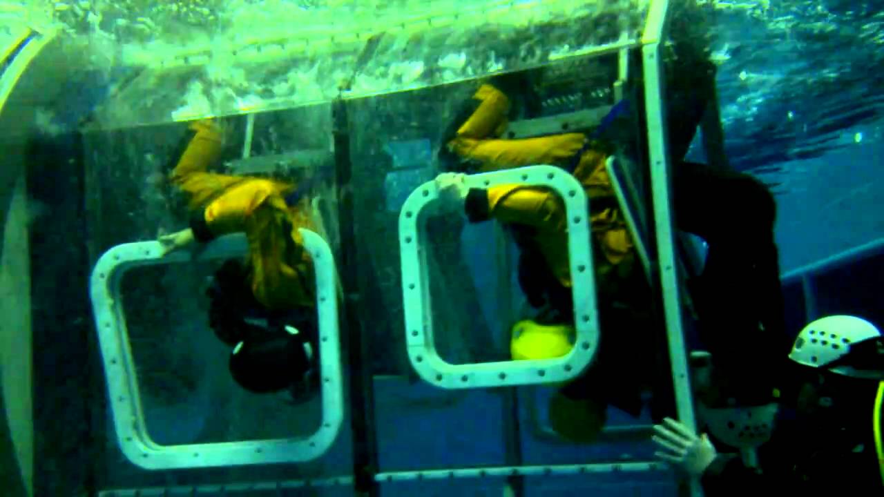 Falck Nutec underwater helicopter training - YouTube