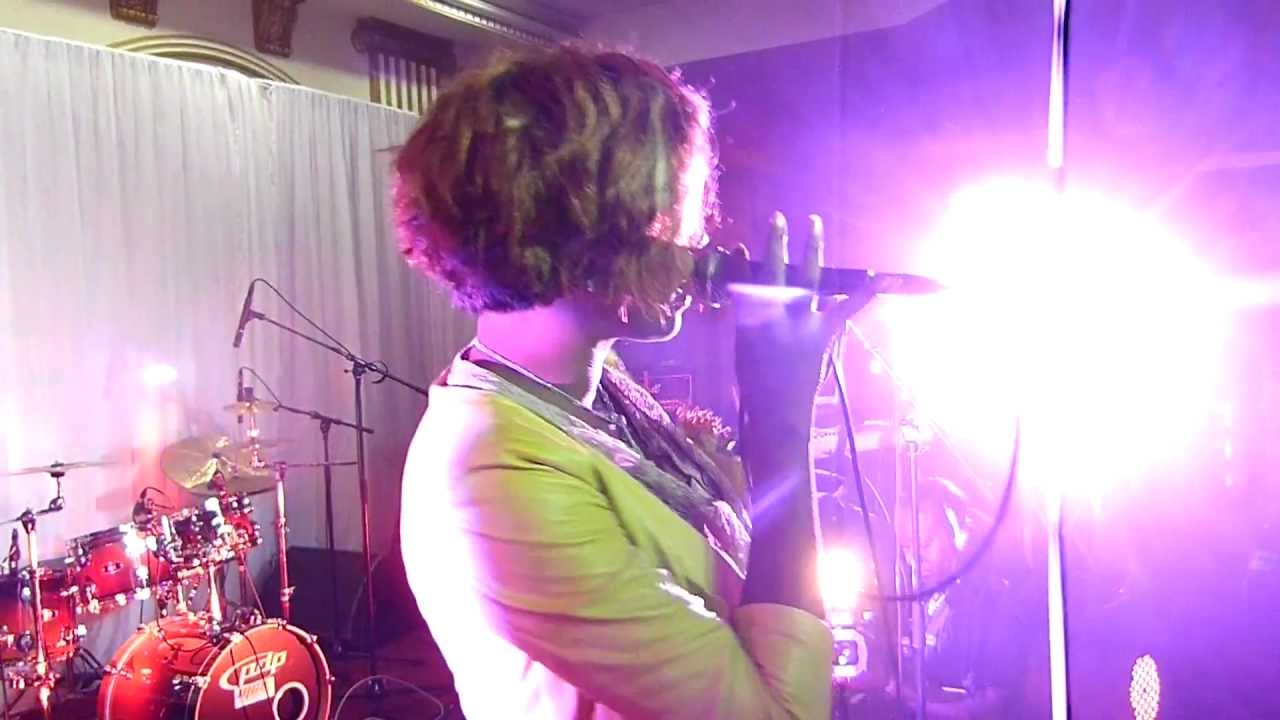 "Je l'aime" - Fanny J en concert live à l'Espace Venise - 13 Juillet ...