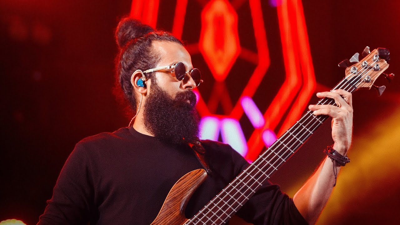 Poomathe (Live) | Sithara's project Malabaricus | (Punchiri p93 ...