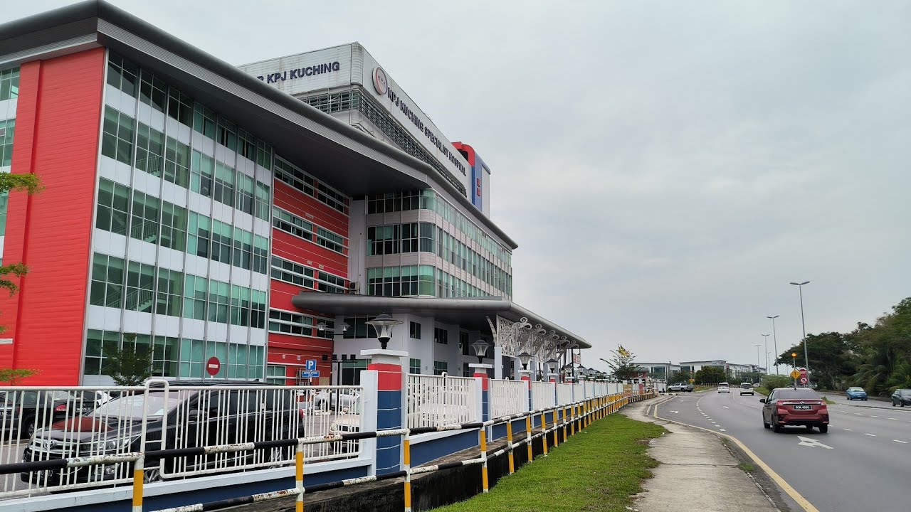 Kuliner Kuching di Samping RS KPJ - YouTube