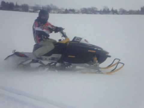 Catwalking an Mxz 700 - YouTube