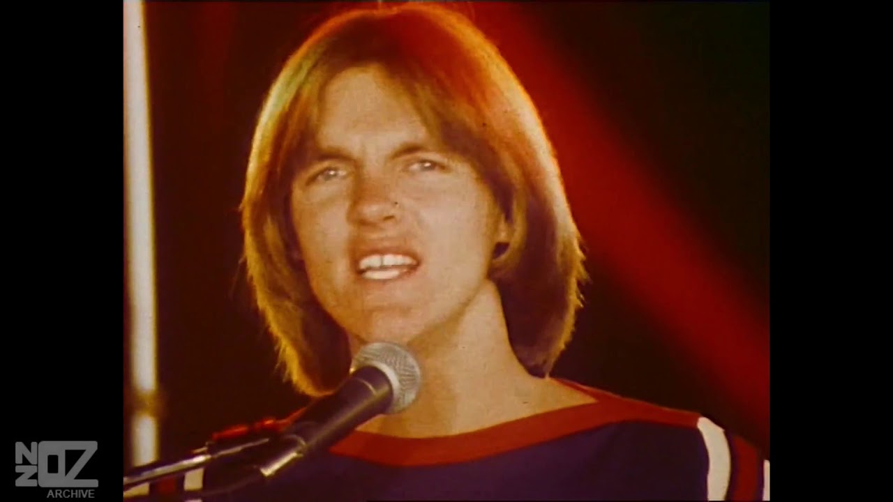 Stylus - I Just Don't Wanna Fall In Love Now (1976) - YouTube