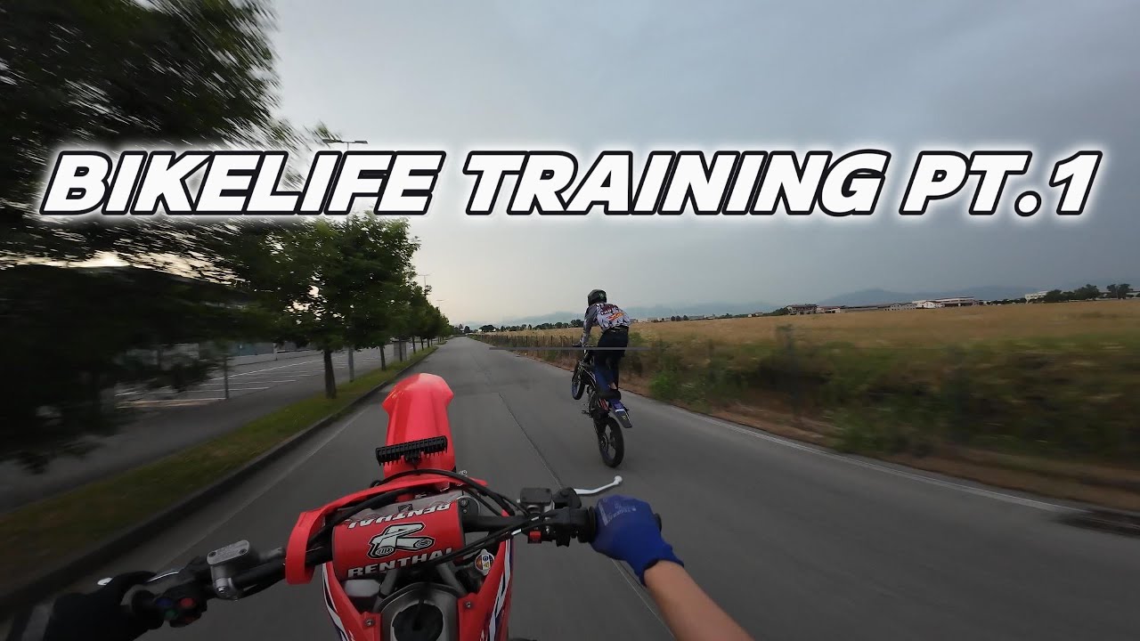 CRF 450 & YZ 125 INSANE WHEELIE TRAINING IN BERGAMO - YouTube