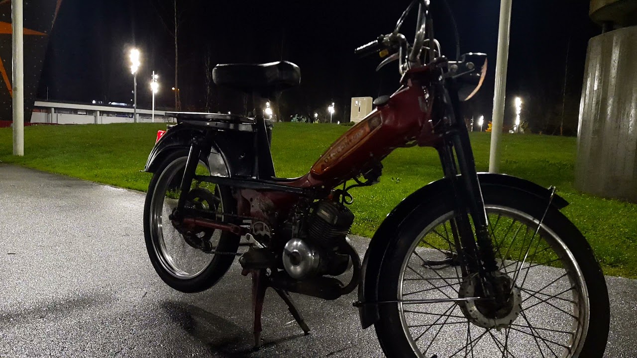 Mobylette | Motobécane - 1972 no parque da rodovia de Braga - Portugal ...