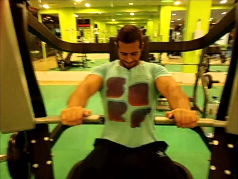 Bodybuilder Chest Workout and Posing OFFSEASON - YouTube