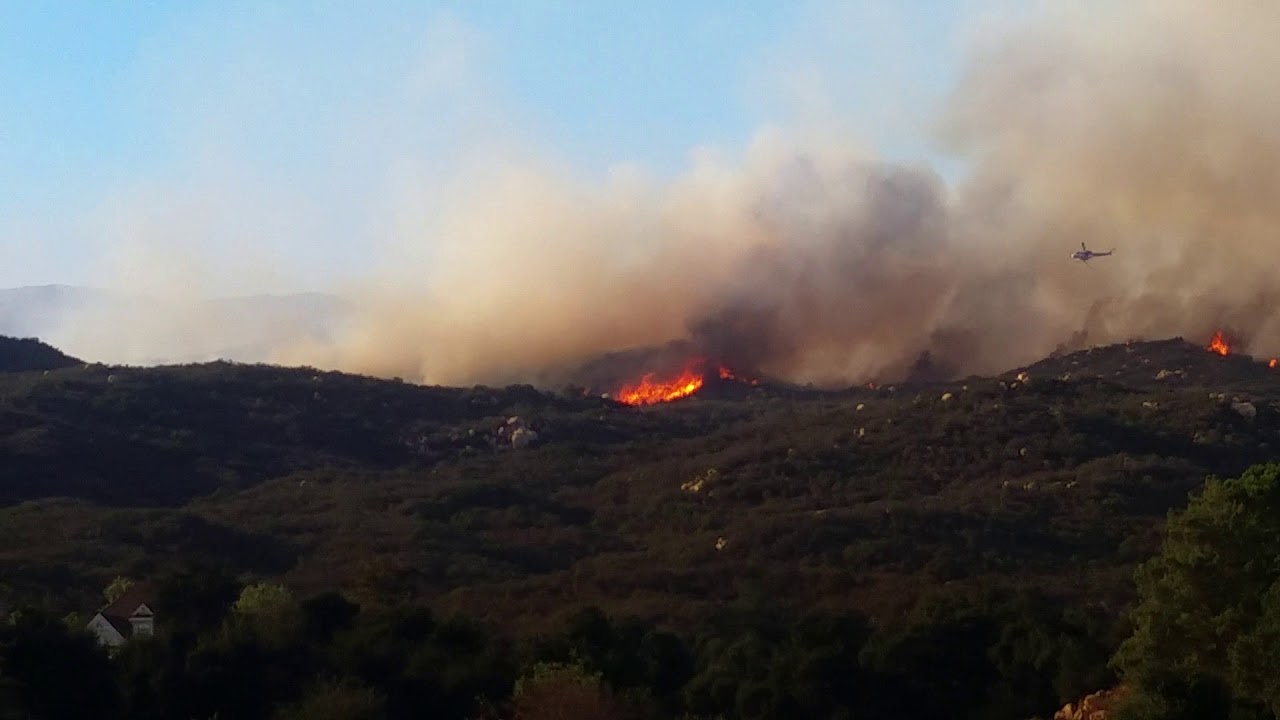 Helicopters extinguish southern California riverside county fires 2017 ...