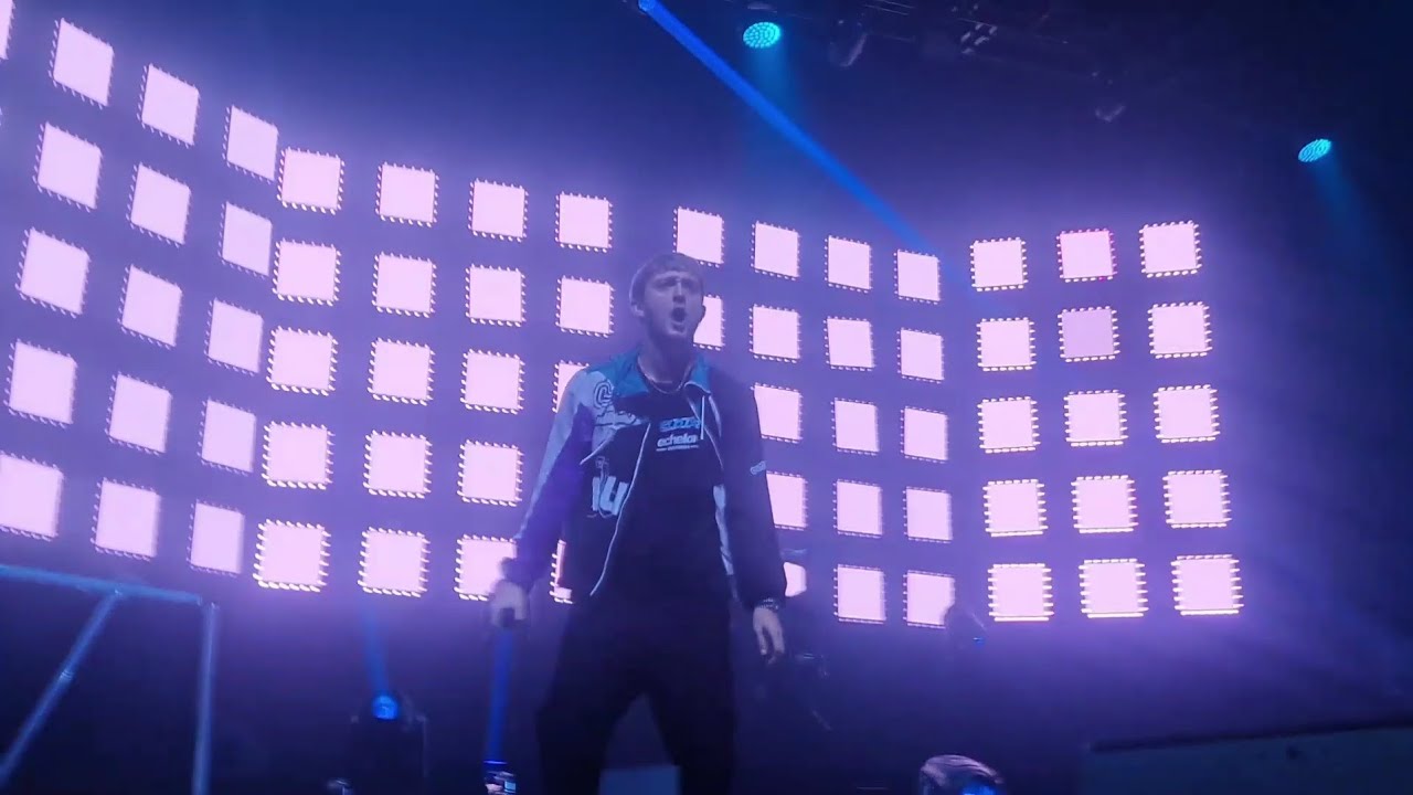 Vald Concert AccorArena Paris (Part 4 - Final ) Novembre 2022 - YouTube