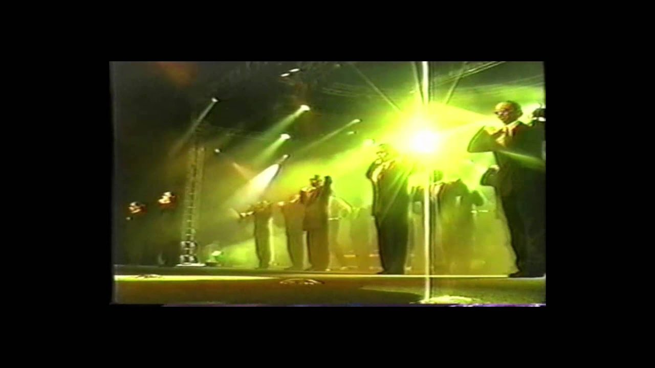 Negritude Jr 29 anos Coreografia - YouTube