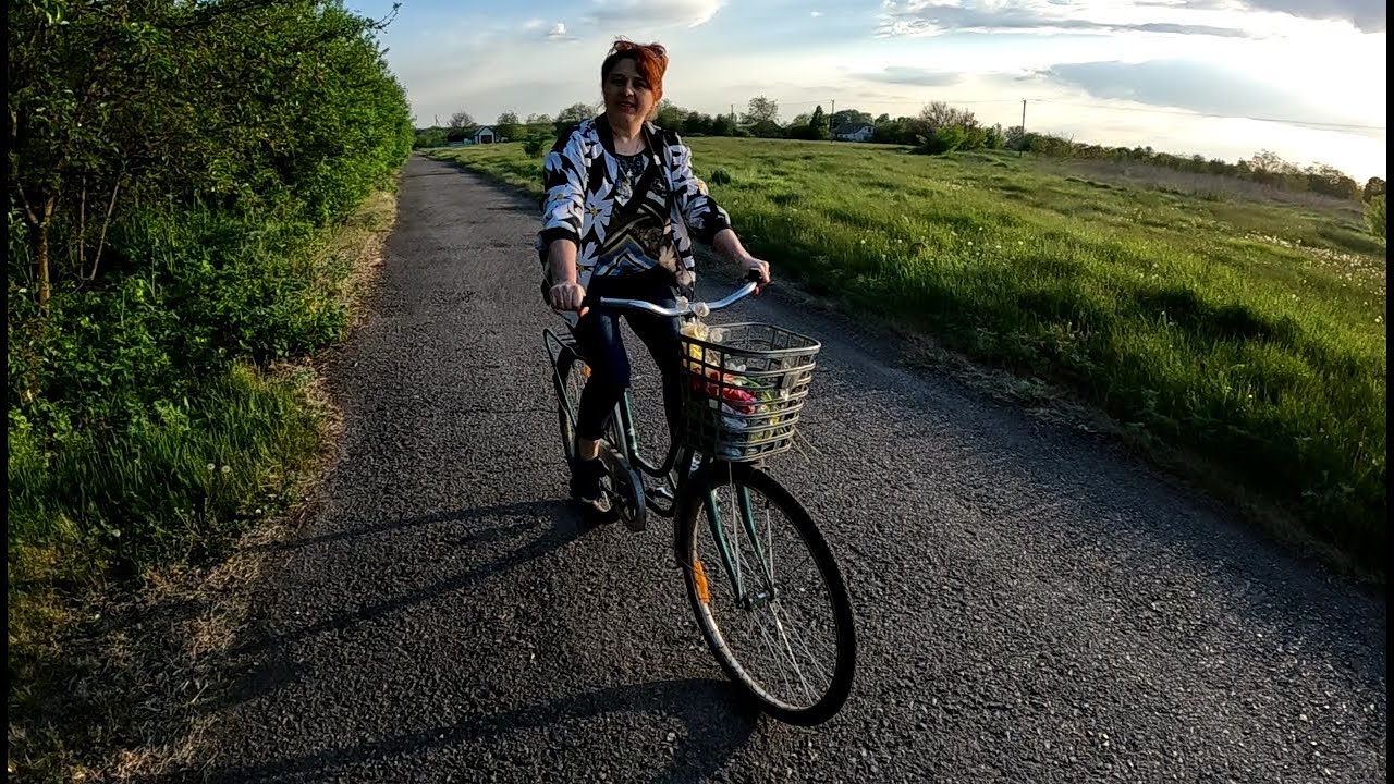 🚴Велосипедно сільський релакс Квіти фундуки павловнія бджоли Youtube