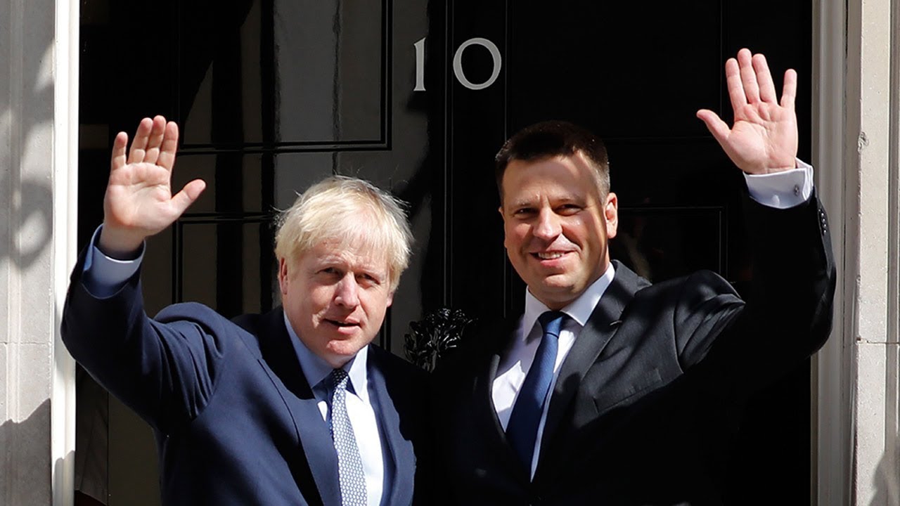 Boris Johnson meets first EU leader since becoming Prime Minister - YouTube