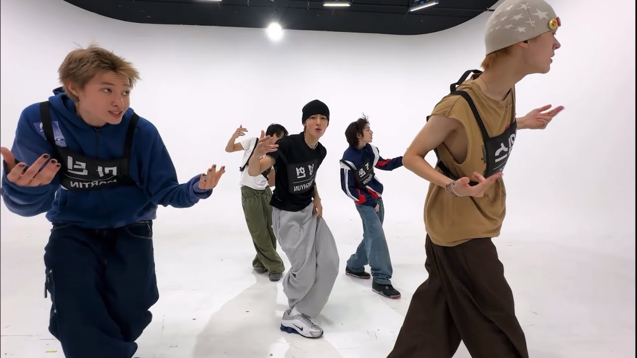 CORTIS - FASHION MIRRORED DANCE PRACTICE (Moving Version) - YouTube