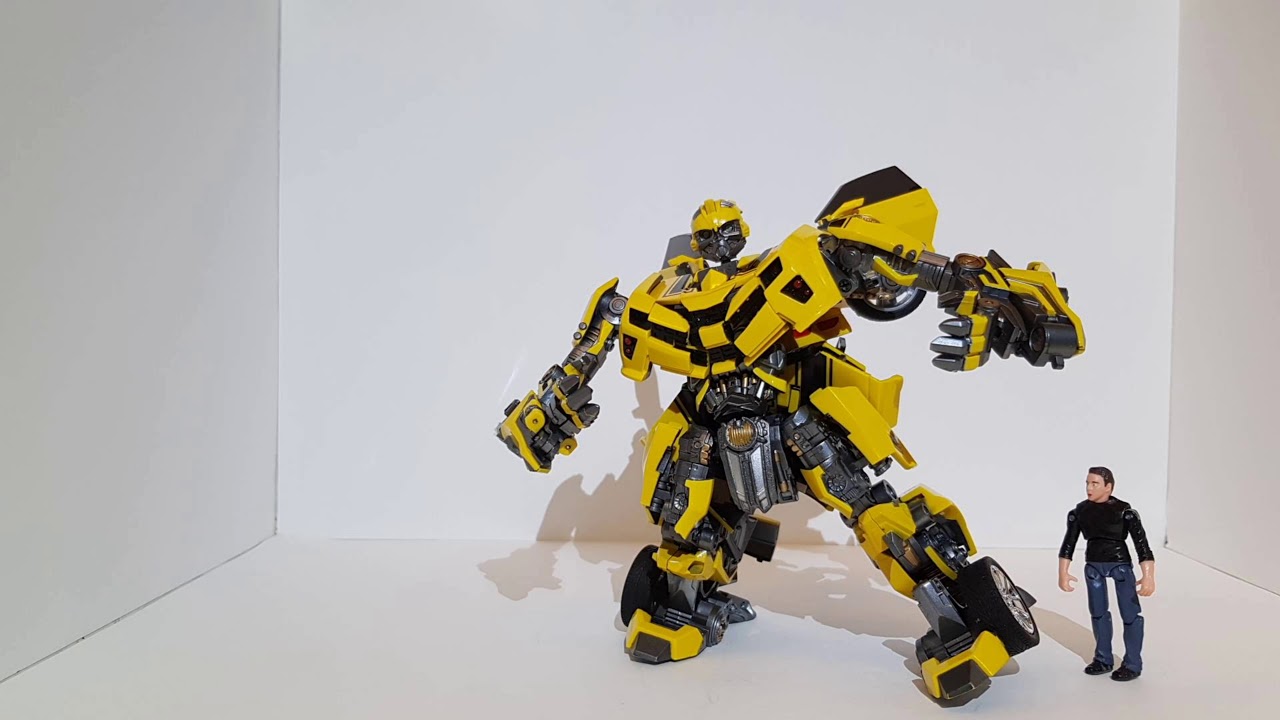 BUMBLEBEE STOP MOTION - YouTube