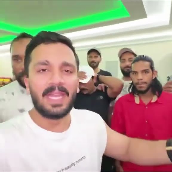 Rajav butt ny dubai main meetup pr kya kya gift diya😱😱😱😱😍😍😍😍 - YouTube