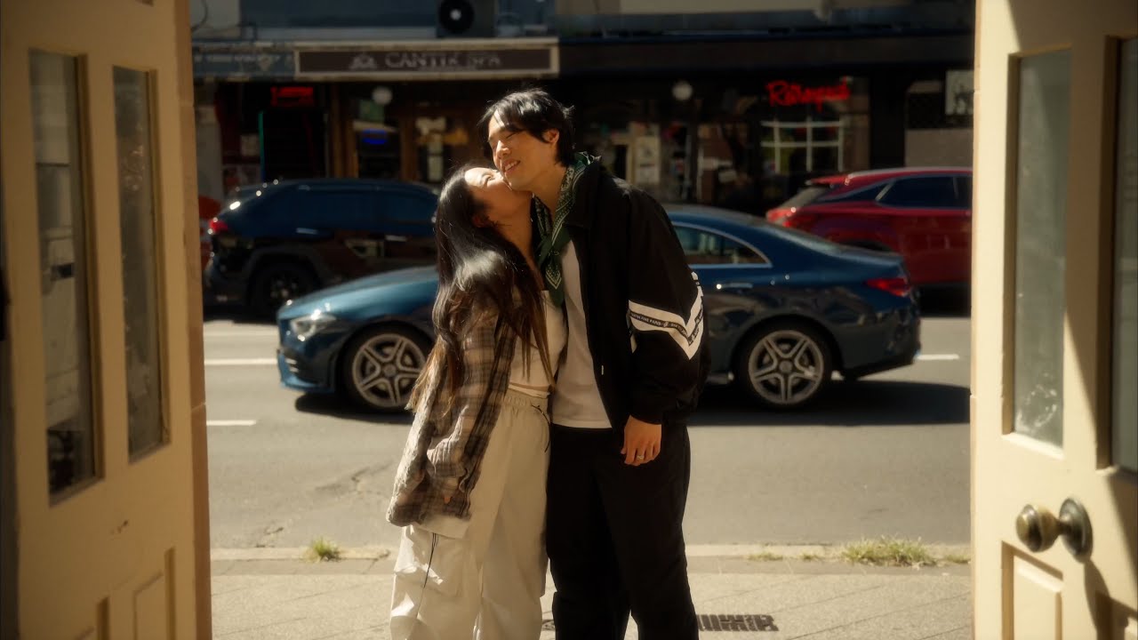 St. Humain - friend (feat. Microdot) [Official MV] - YouTube