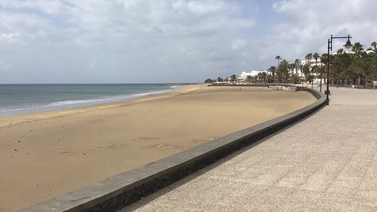 Sad Empty Beaches in Lanzarote Due to Lockdown || ViralHog - YouTube