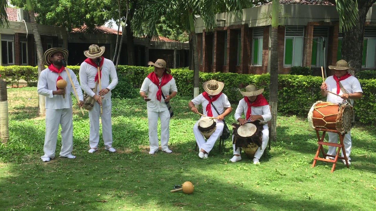 El rey de las mujeres - Motilón Barí - YouTube