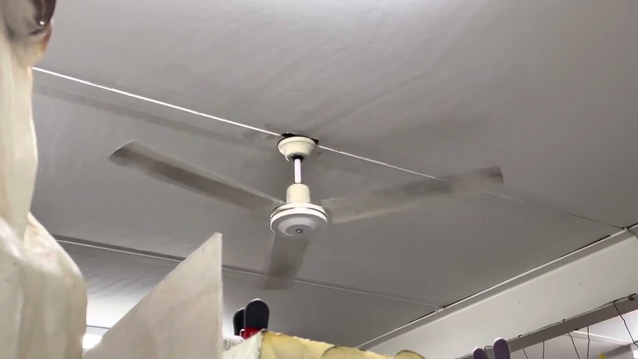 GEC ceiling fan running #2 - YouTube