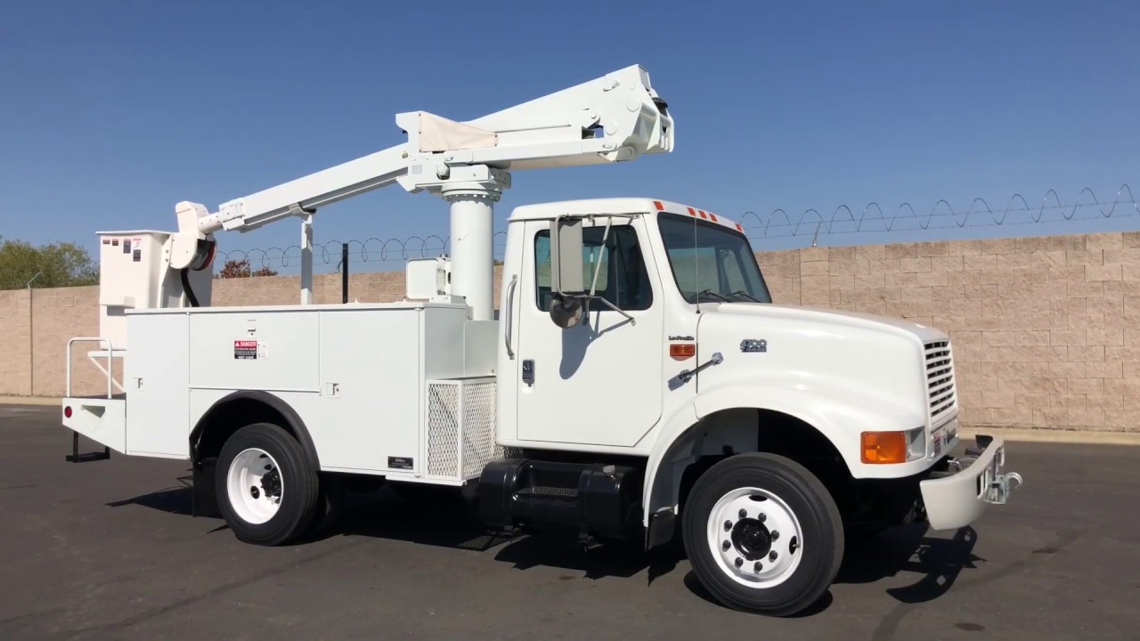 1999 International Altec TA-35 Articulating Bucket Truck - YouTube