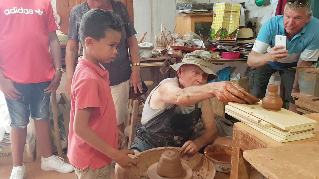 Art pottery in AGost Spain - YouTube