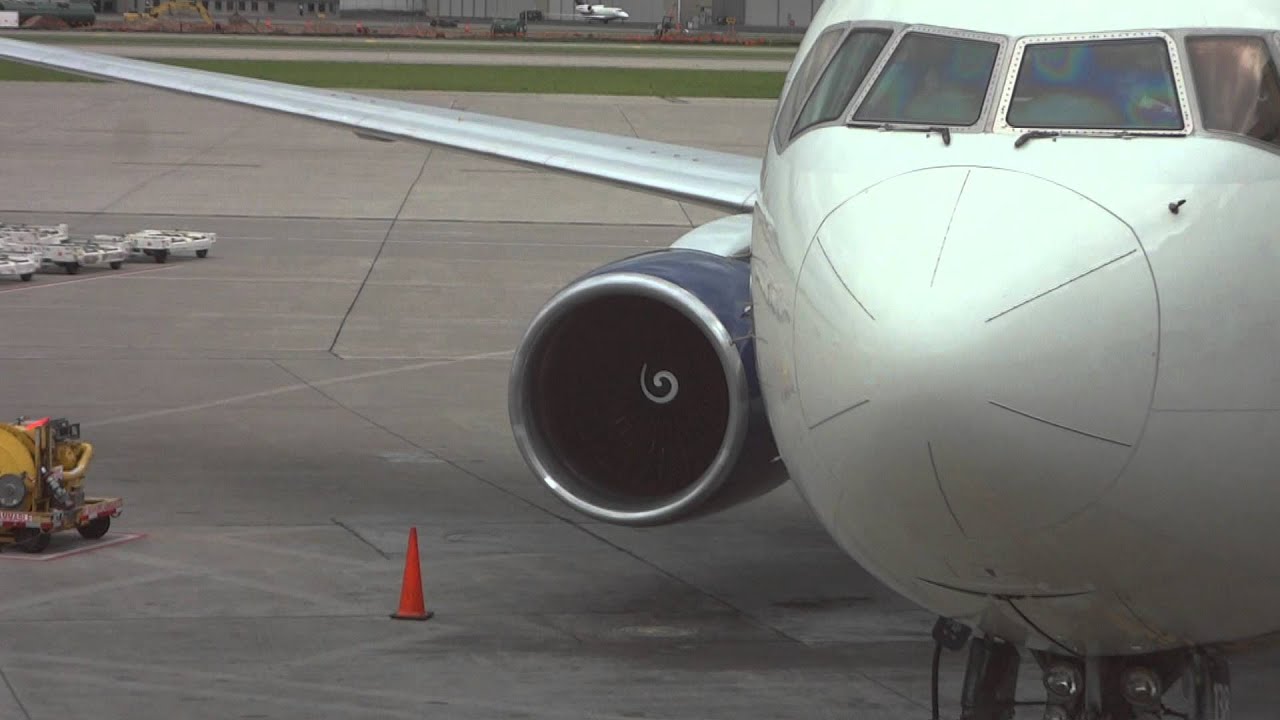Delta Airlines B767-300 Parked at Gate (F12) Departing to LAX | Msp ...