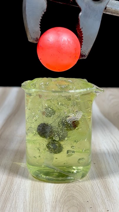 1000℃ Red Hot Metal Ball VS Aloe Vera Gel #experiment #rhcb #satisfying ...