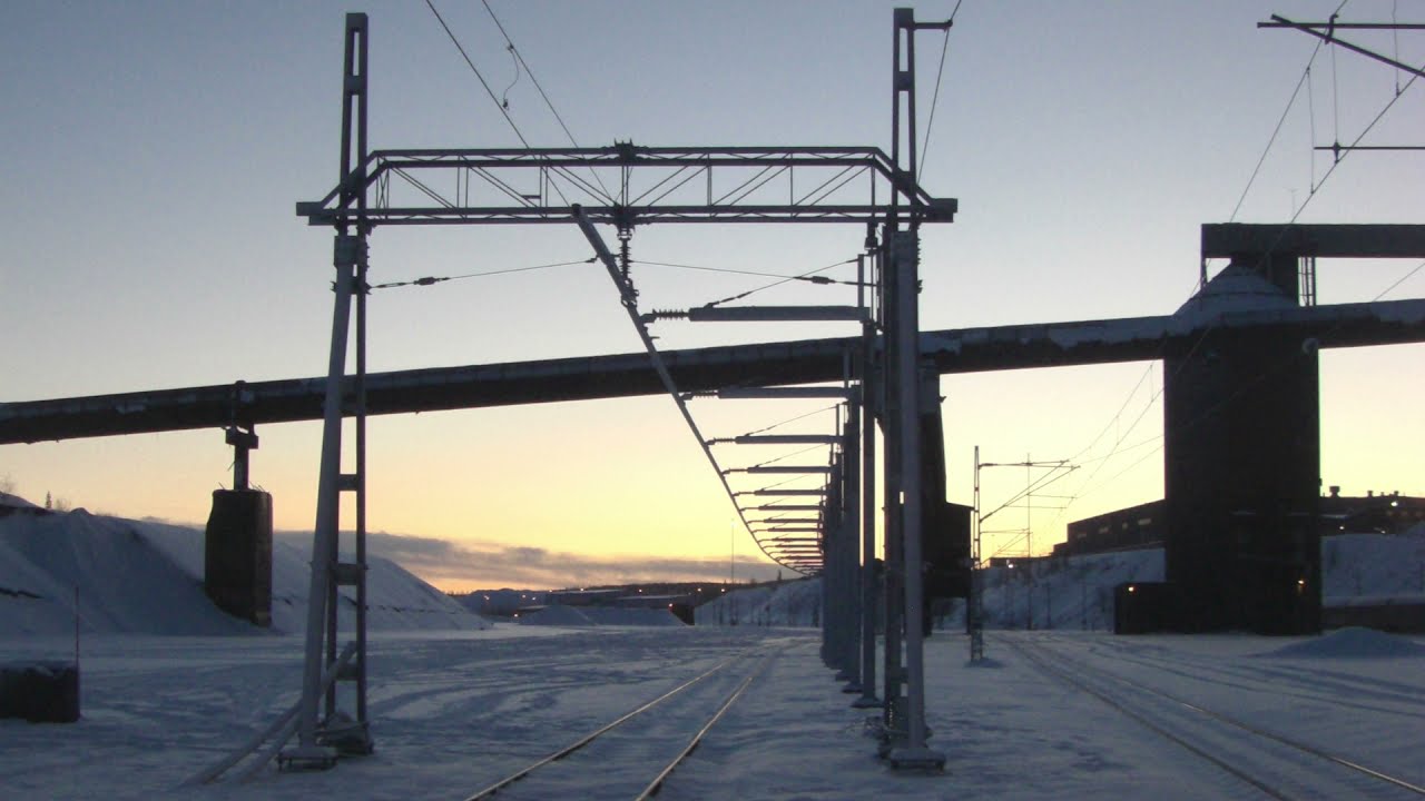 F+F retractable conductor rail system for Freight Terminals - YouTube