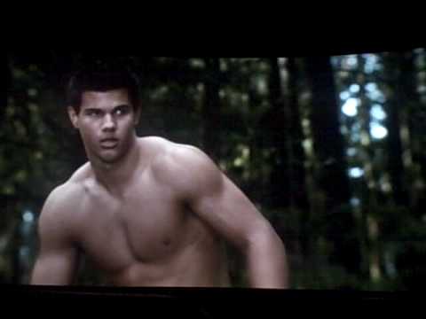 The Twilight Saga --NewMoon-- Official Movie Theatre Trailer ! - YouTube