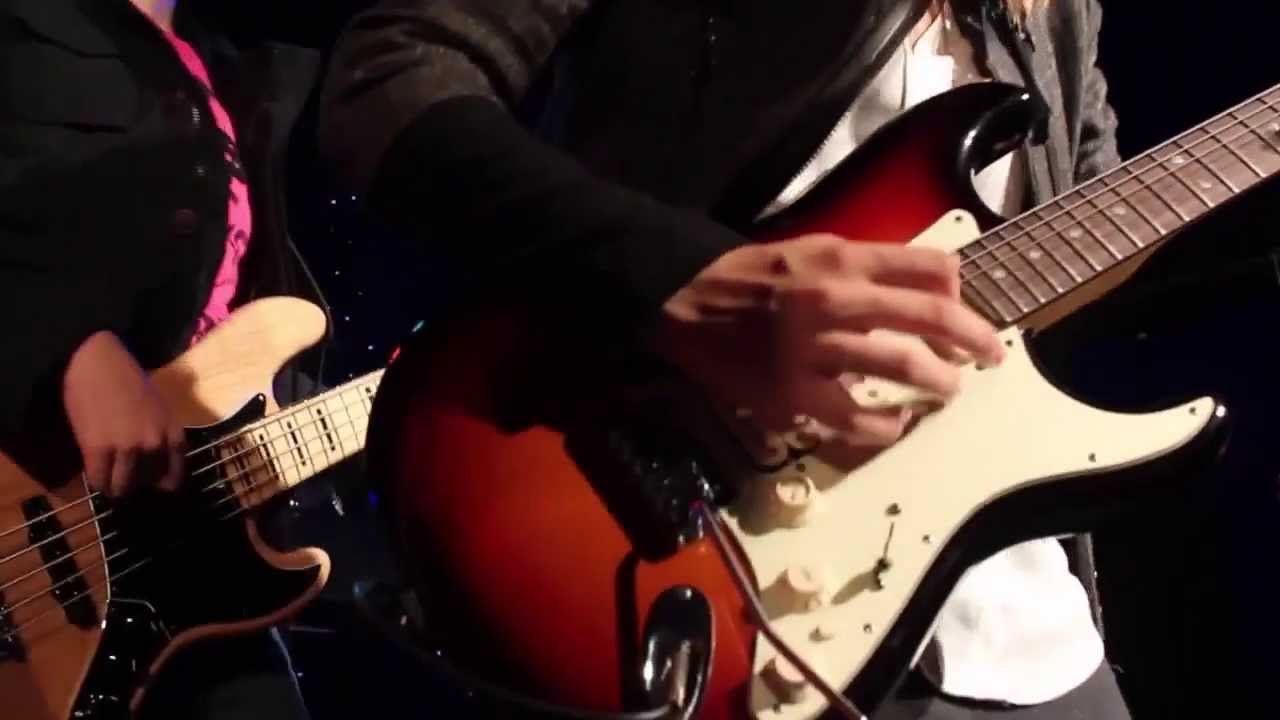 Sus Vasquez Guitarrista - YouTube