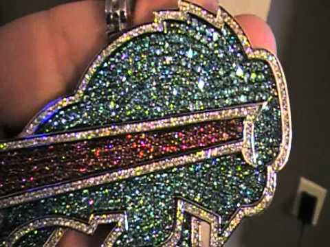Buffalo Bills Medallion w/chain 4x3inch - YouTube