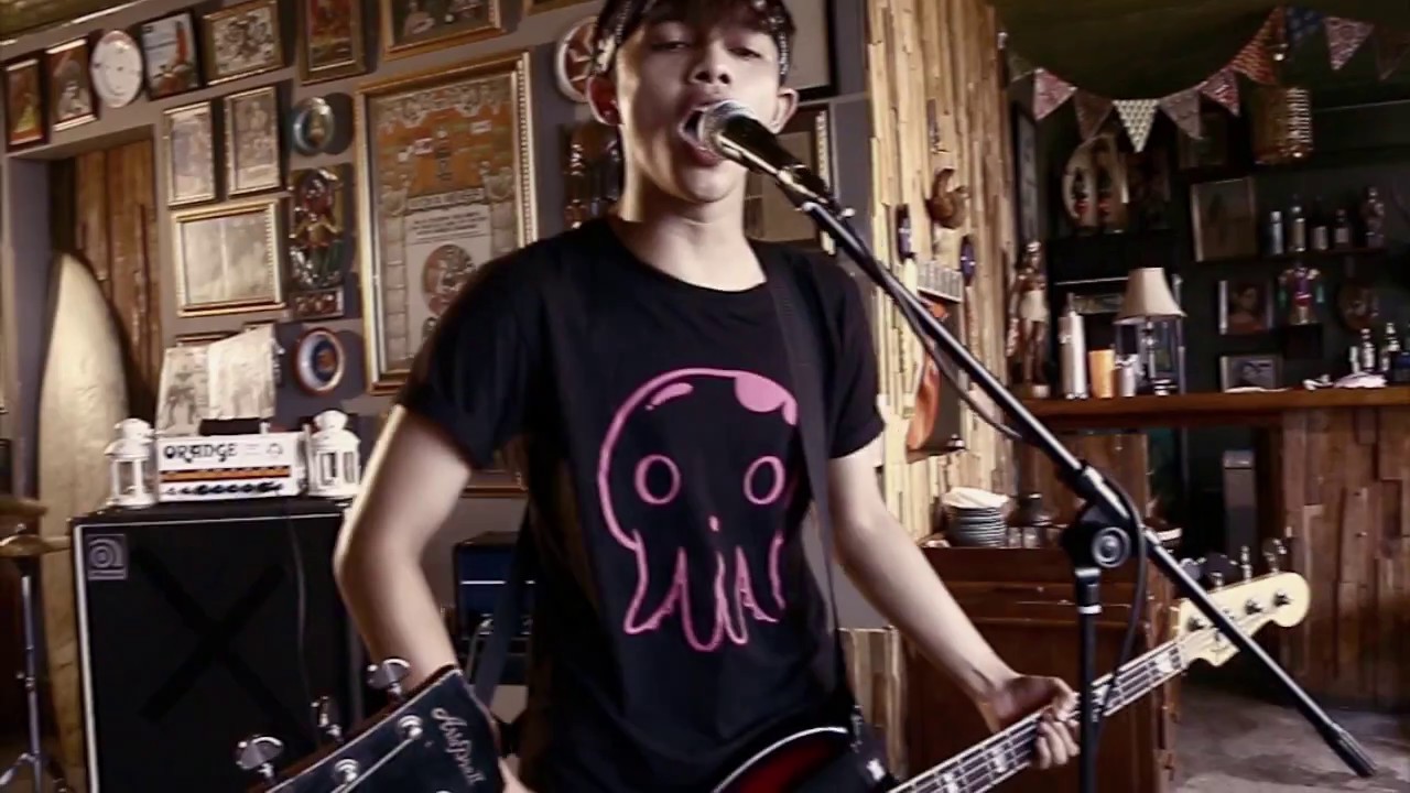 Apollo Ape - I Will Never Let You Go (Official Music Video) - YouTube