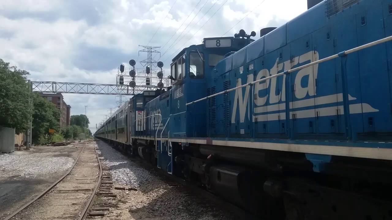 Metra 8 & 9 lead a Metra Highliner Equipment Move in Morton Grove - YouTube
