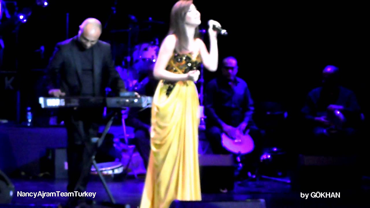 Nancy Ajram-Ehsas Jdeed-- İstanbul Concert 2012 - YouTube