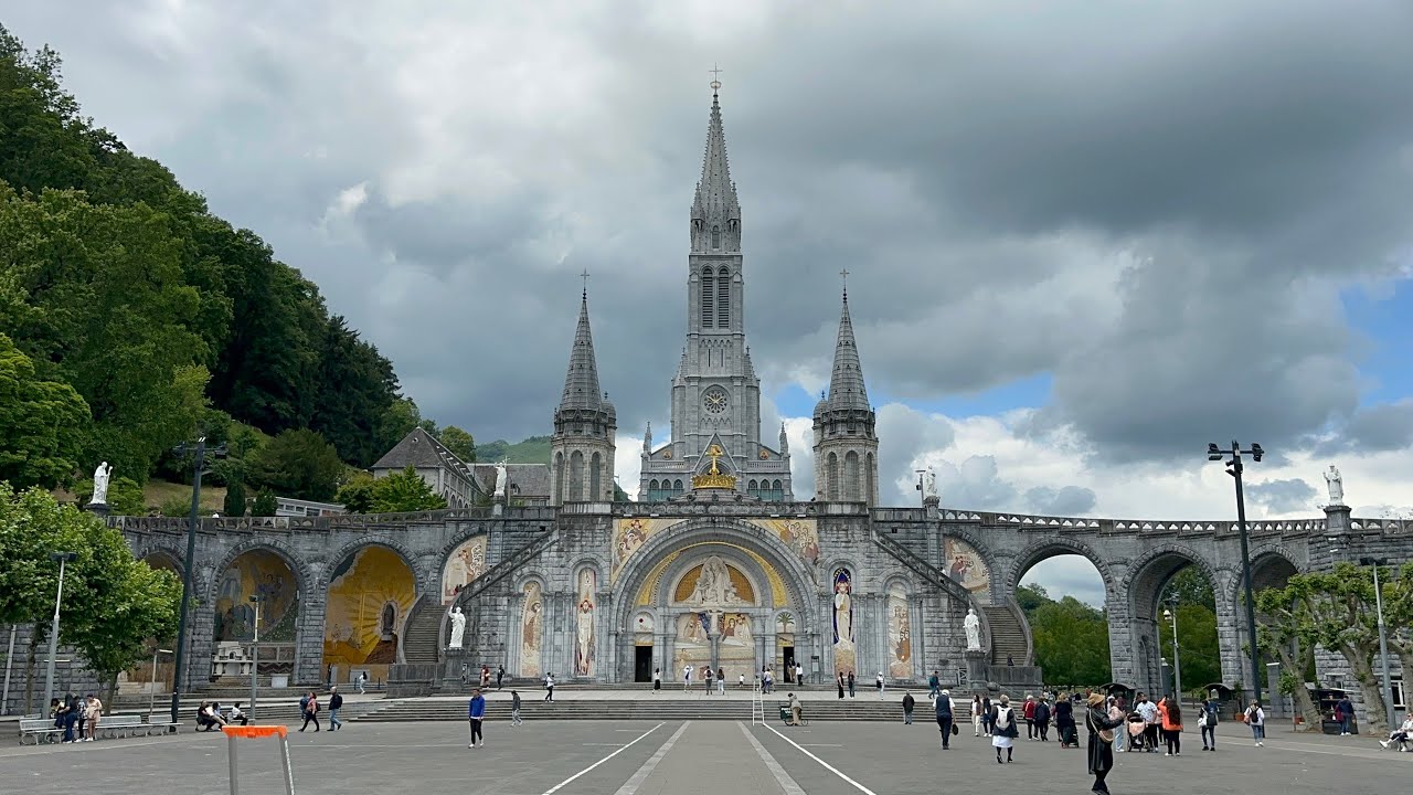 Day 1 Lourdes - YouTube