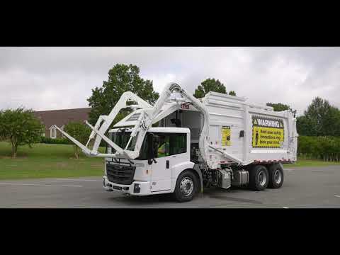 Heil Half/Pack with Freightliner EconicSD