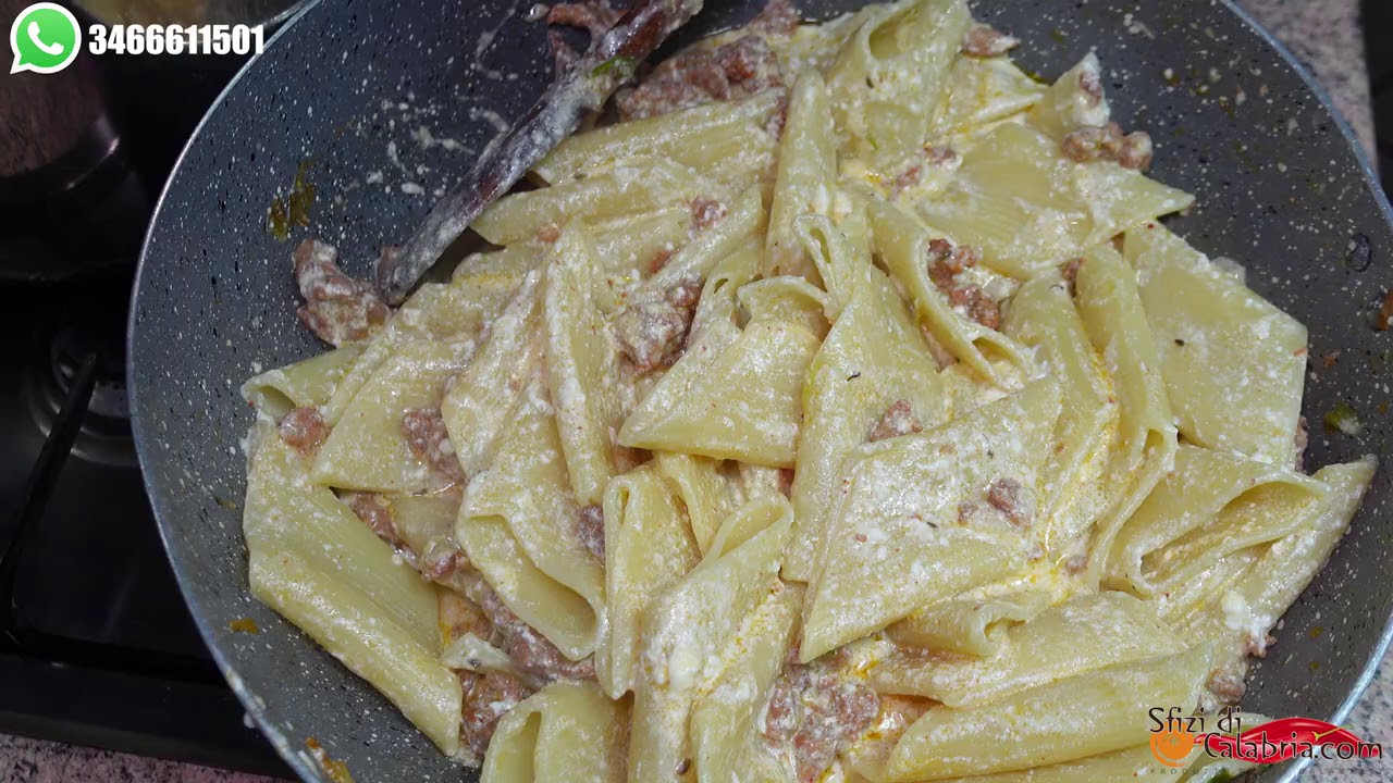 Bastano 10 minuti per preparare questa Pasta - Pennoni Giganti ...